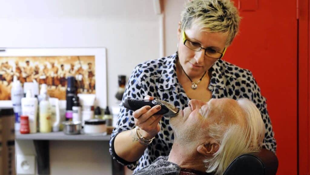 Le métier de coiffeur-barbier, tout un art à maîtriser